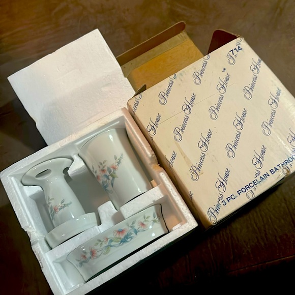 Princess House | Bath | Vintage Princess House Exclusive Bathroom Set ...